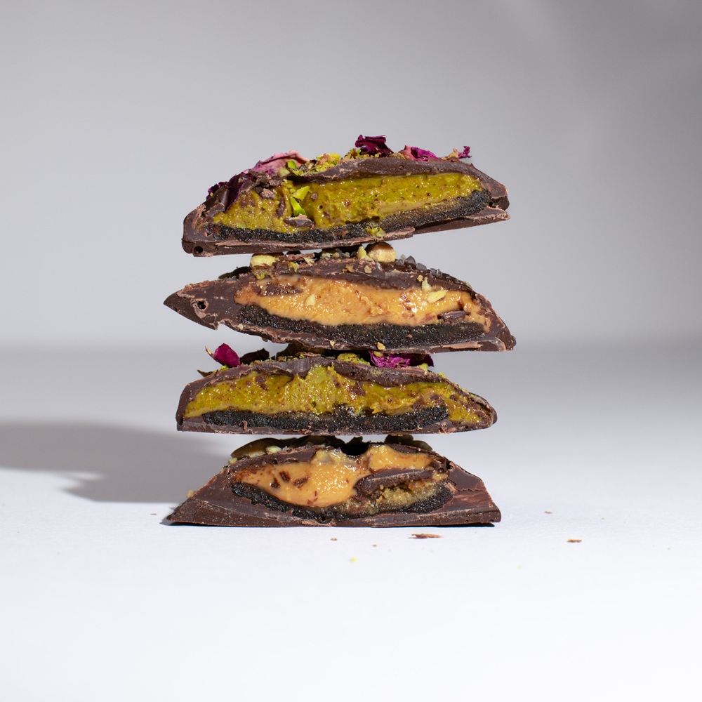 Trandafir, fistic si curmala in ciocolata, 95 g, Maitri : Farmacia Tei ...