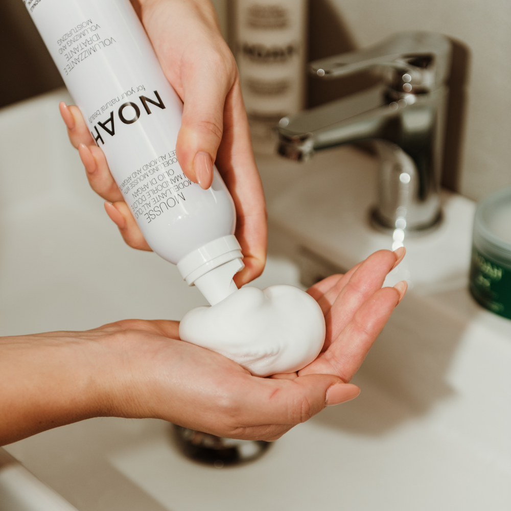 Spuma naturala modelatoare pentru par, cu ulei de argan, 25 : Farmacia ...